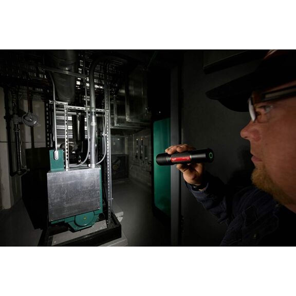 MILWAUKEE REDLITHIUM™ USB 2,000 Lumen Slide Focus Flashlight