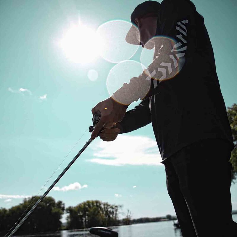 DAIWA Saltist Back Bay Reel 3000LT | West Marine