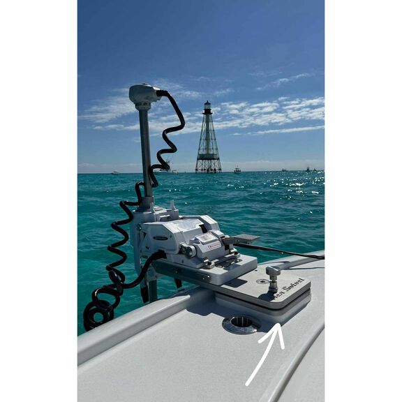 SEA SWIVEL Swiveling Trolling Motor Bracket