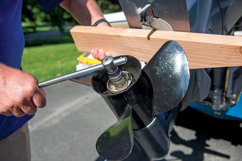 How to Change an Outboard Motor Prop | West Marine
