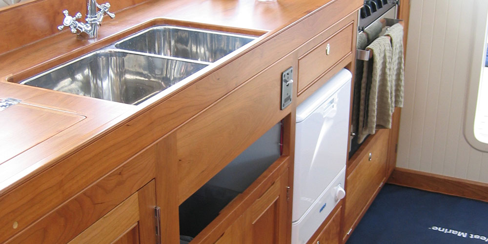 How to Maximize Space on a Small Boat | West Marine | West Marine