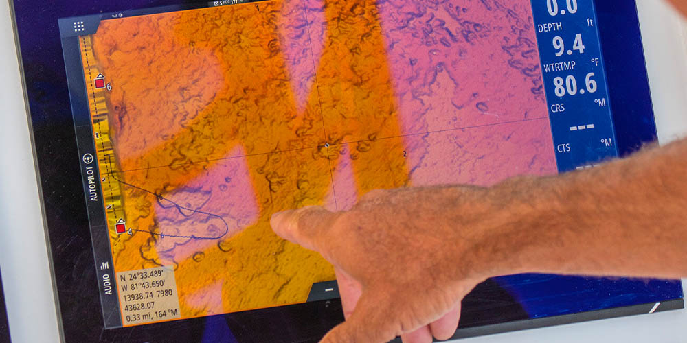 IPS Displays for Marine Electronics | West Marine