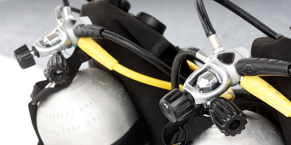 How to Choose a Diving Regulator | West Marine | West Marine