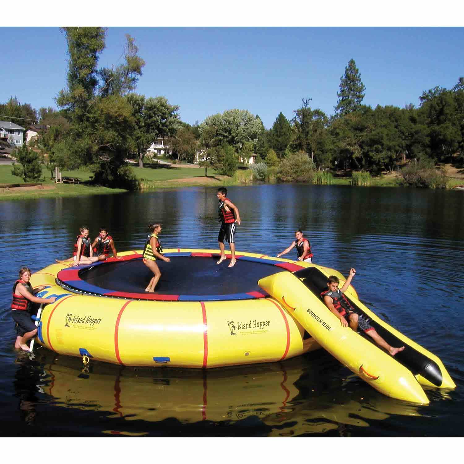 ISLAND HOPPER 25' Island Hopper "Giant Jump" Trampoline